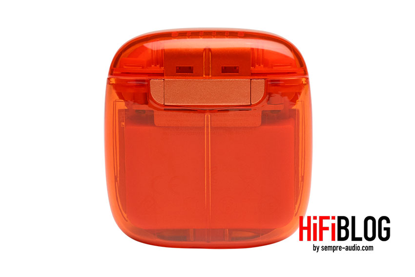 JBL TUNE 225 TWS Ghost Edition - A look inside