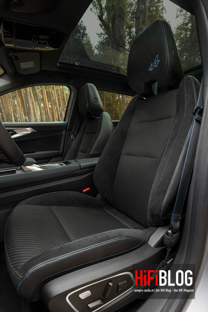 Harman Kardon Premium Sound System in the Renault Austral E-TECH Full ...