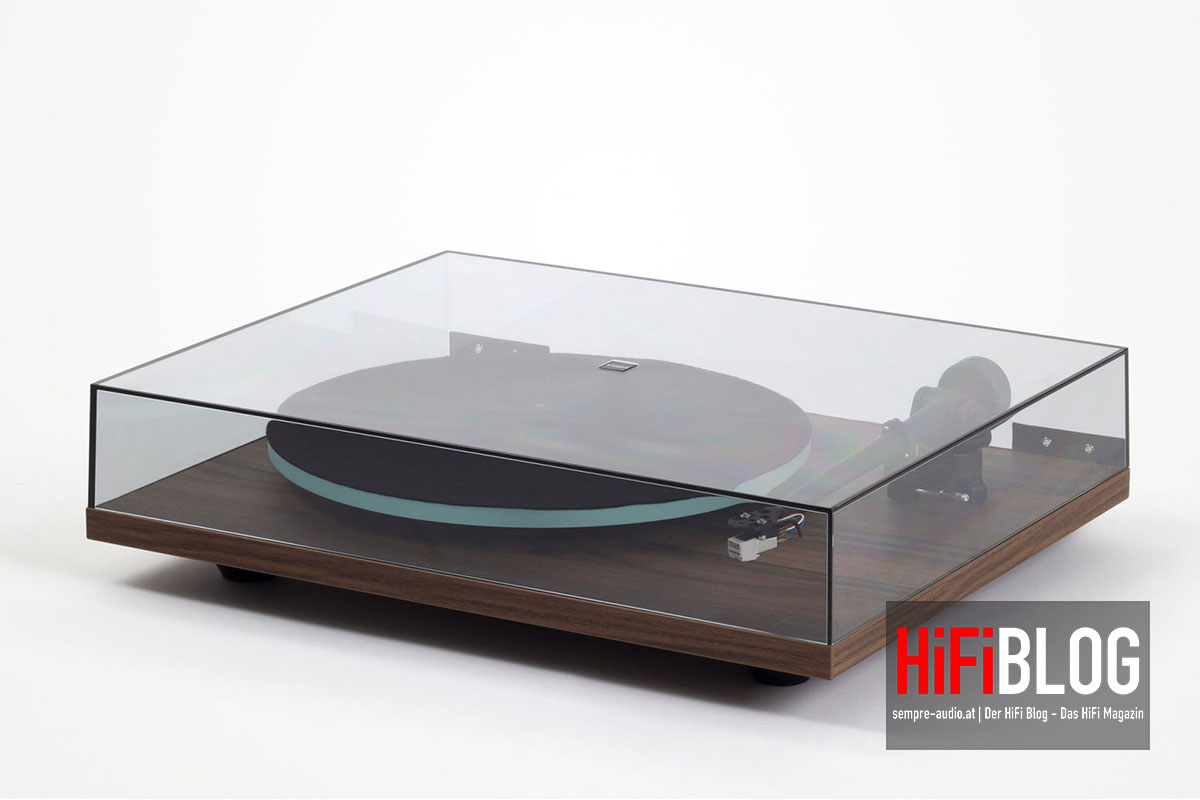 Rega Planar 2 Walnut Effect Finish | HiFi BLOG