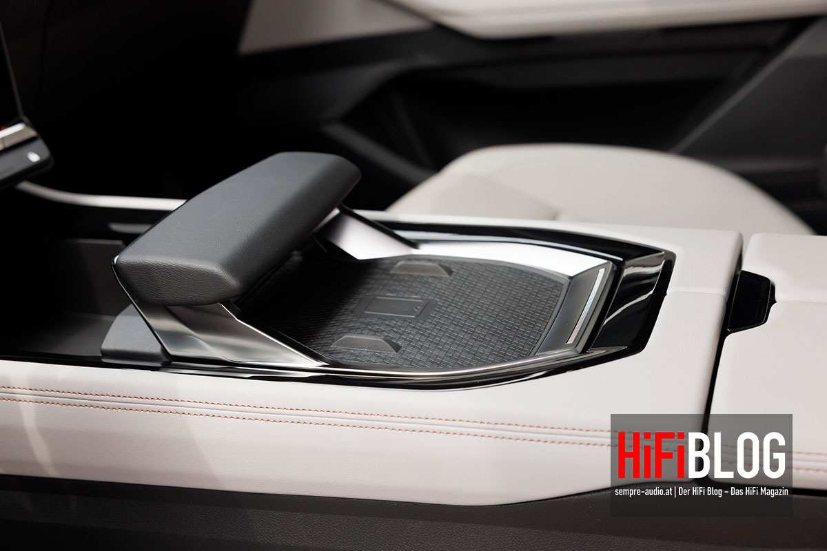 Harman Kardon Premium Audio System in the new Renault Espace E-Tech ...