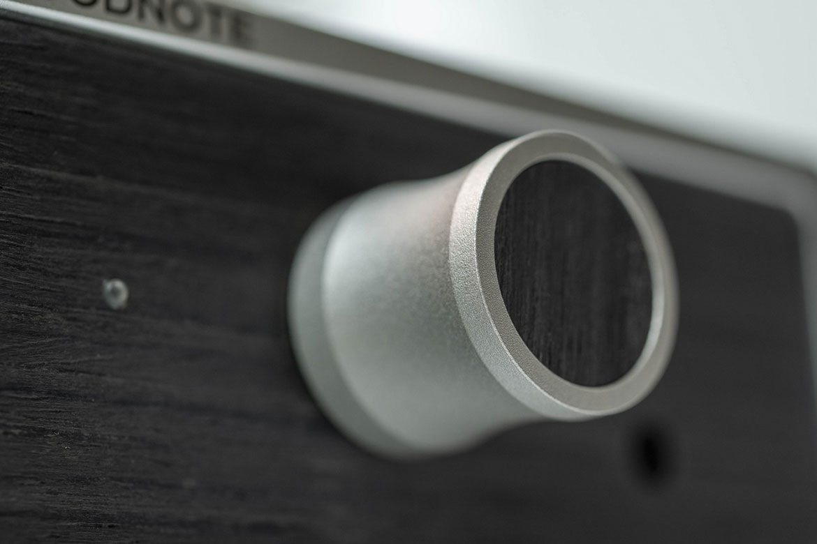 Lindemann Woodnote COMBO – Just add Speakers | HiFi BLOG